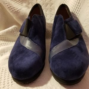 Earthies | Shoes | Earthies Bondy Wedge 1 B Navy Blue Suede Low Heel ...